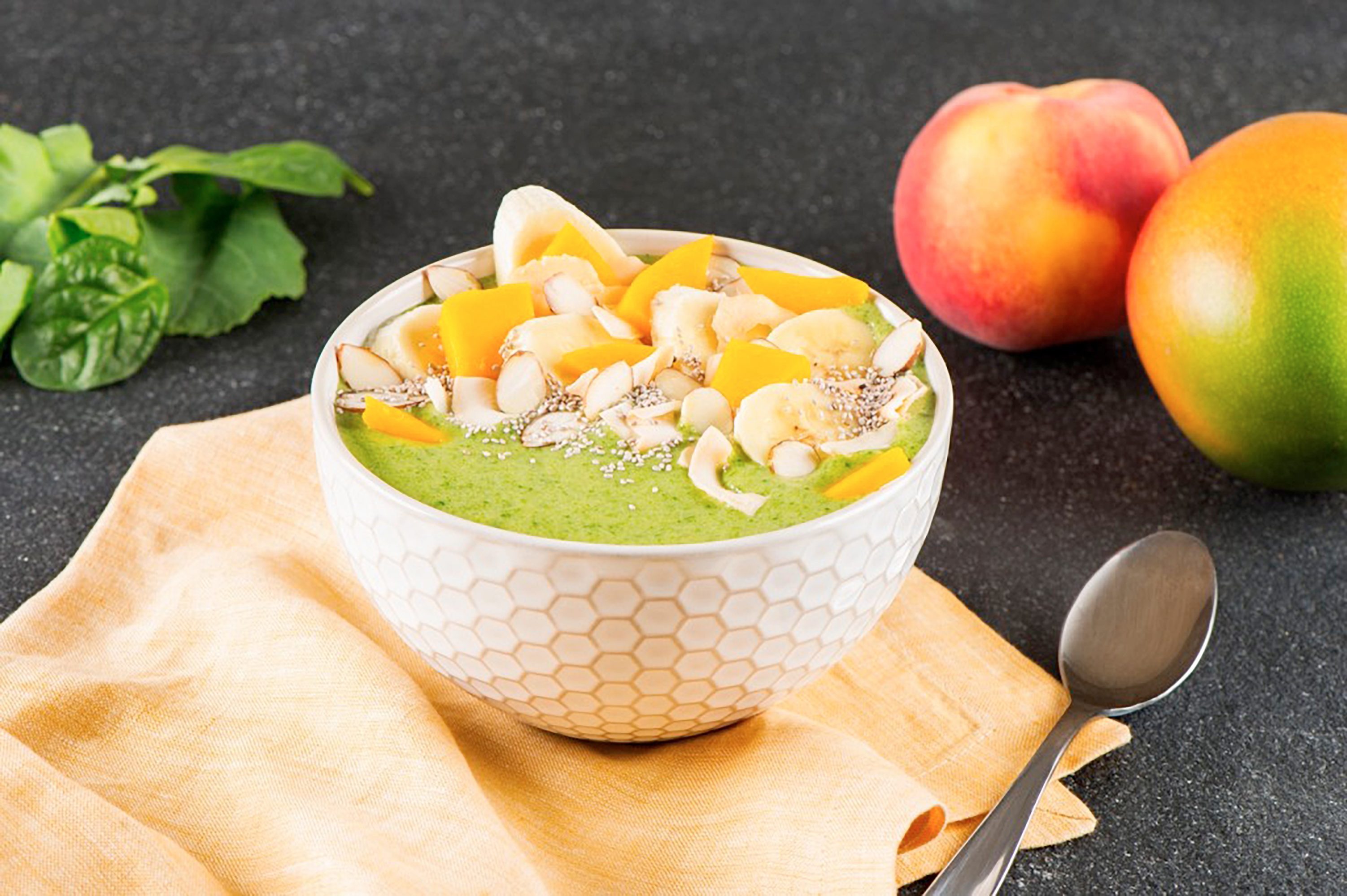 Bol de smoothie vert tropical - Mouvement J’aime les fruits et légumes