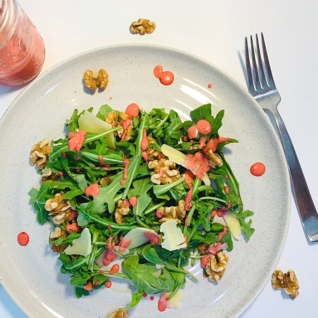 Salade de roquette, noix, Parmesan et vinaigrette aux framboises ...